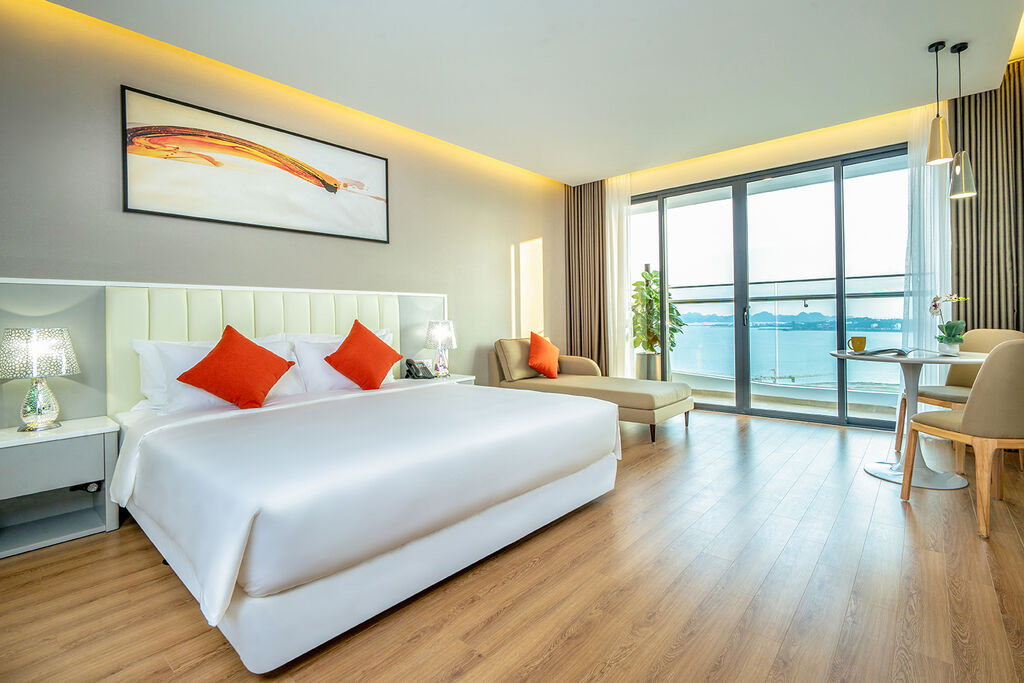 Khách sạn DeLaSea Hạ Long (DeLaSea Hotel Ha Long) - Chudu24