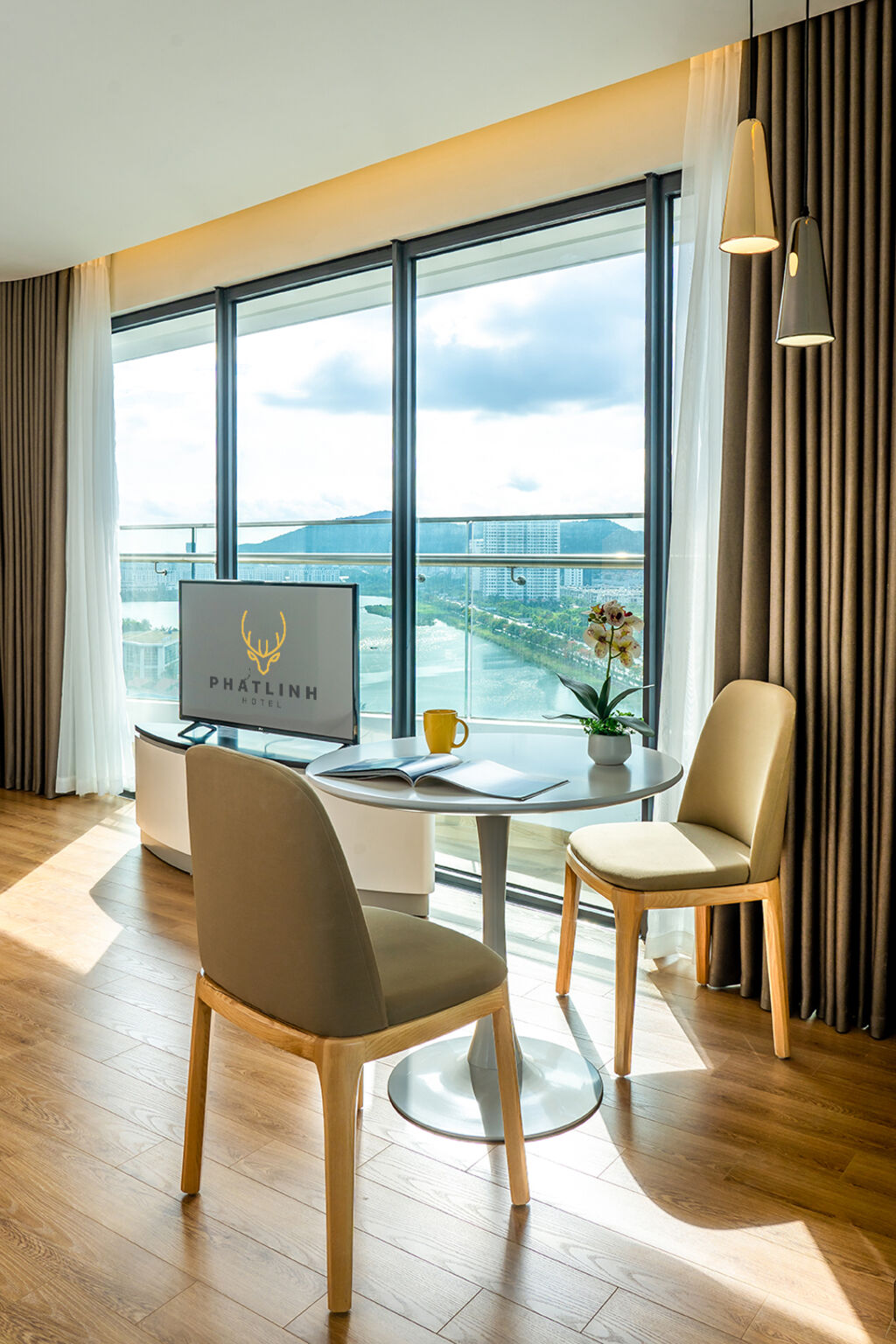Khách sạn DeLaSea Hạ Long (DeLaSea Hotel Ha Long) - Chudu24