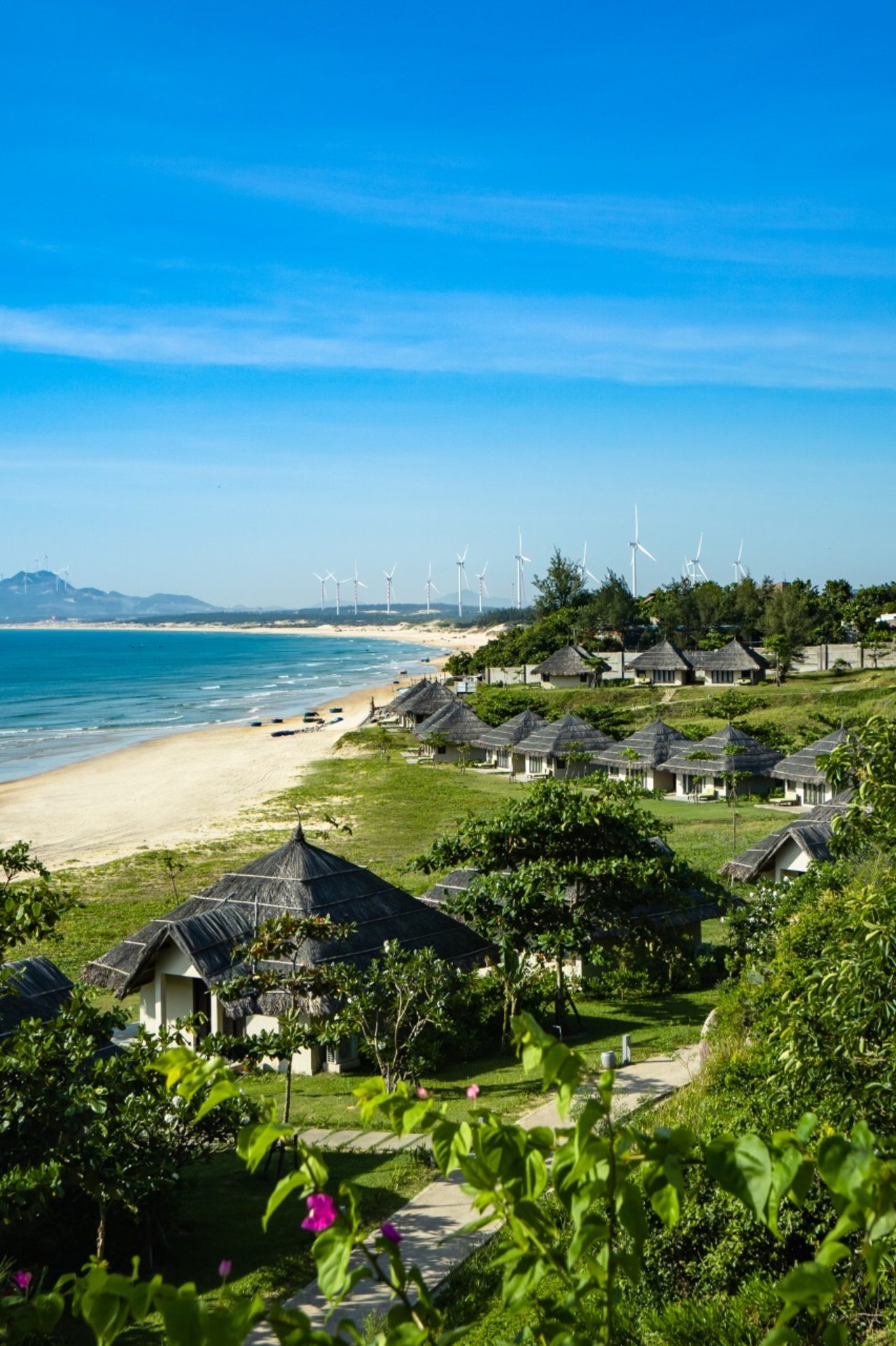 Crown Retreat Quy Nhơn Resort (Quy Nhon) - Chudu24
