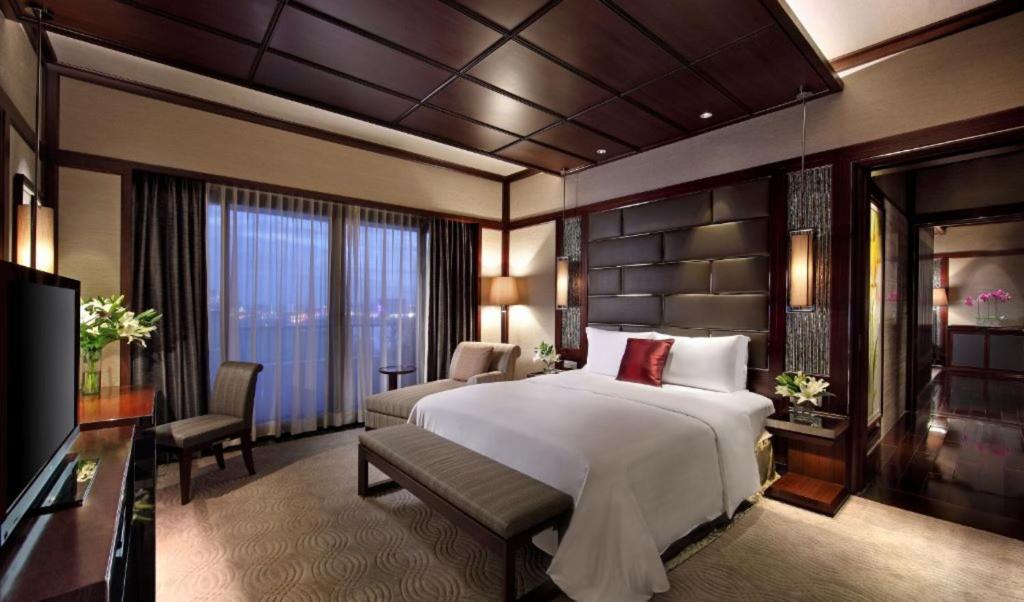 Khách sạn Sofitel Philippine Plaza Manila | Manila, Phillipines - Chudu24