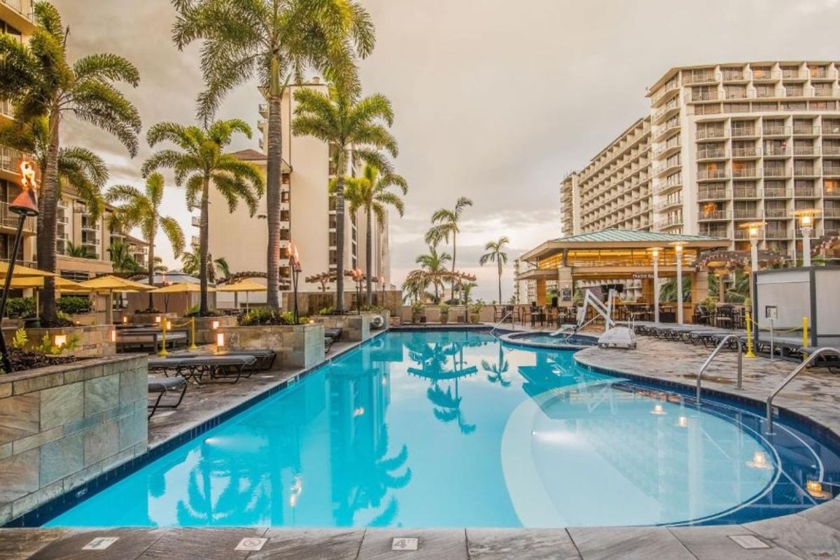 Khách sạn Embassy Suites by Hilton Waikiki Beach Walk Hawaii | Hawaii ...