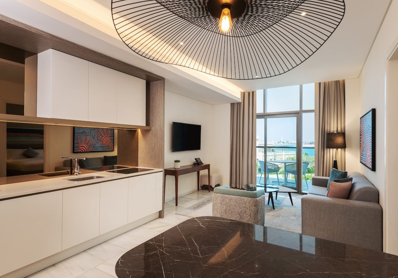 Th8 Palm Dubai Beach Resort, Vignette Collection, an IHG Hotel | Dubai ...